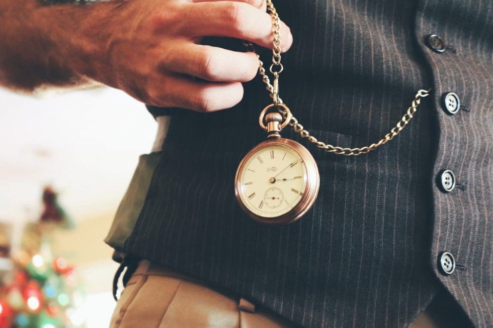 How To Wear A Pocket Watch: The Complete Guide » Watch Museum: Discover ...