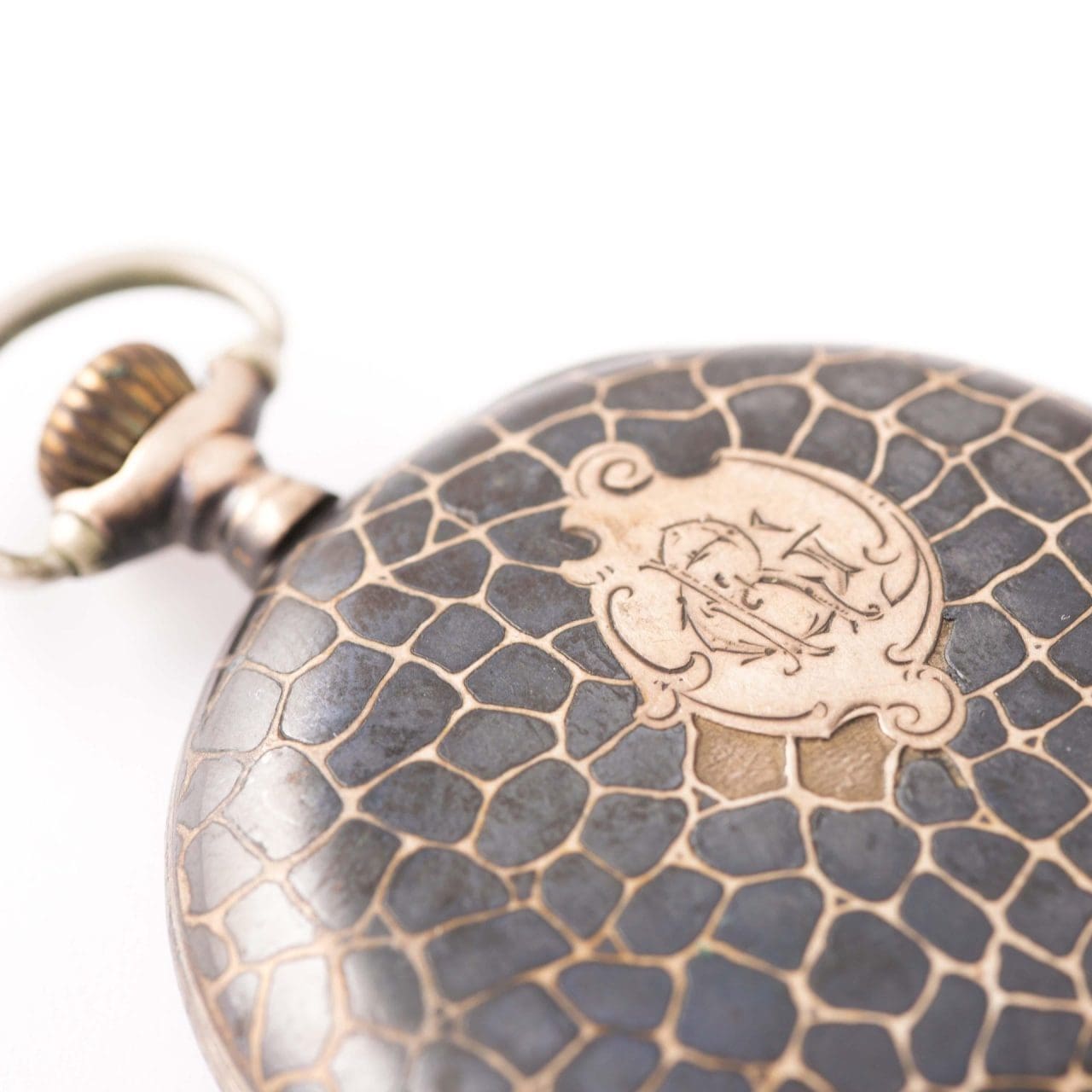 Engraving And Personalization In Antique Watches And Pocket Watches ...